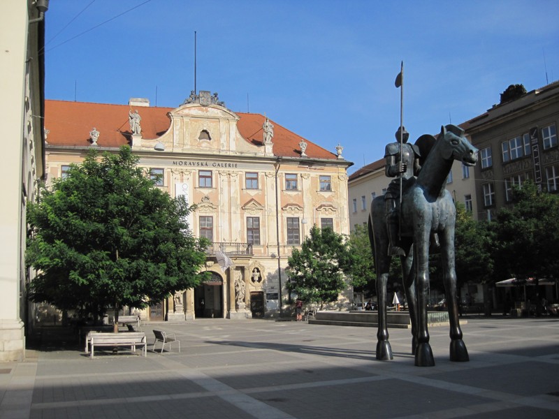 Karolina Křížová: Visite guidate a Brno, in italiano